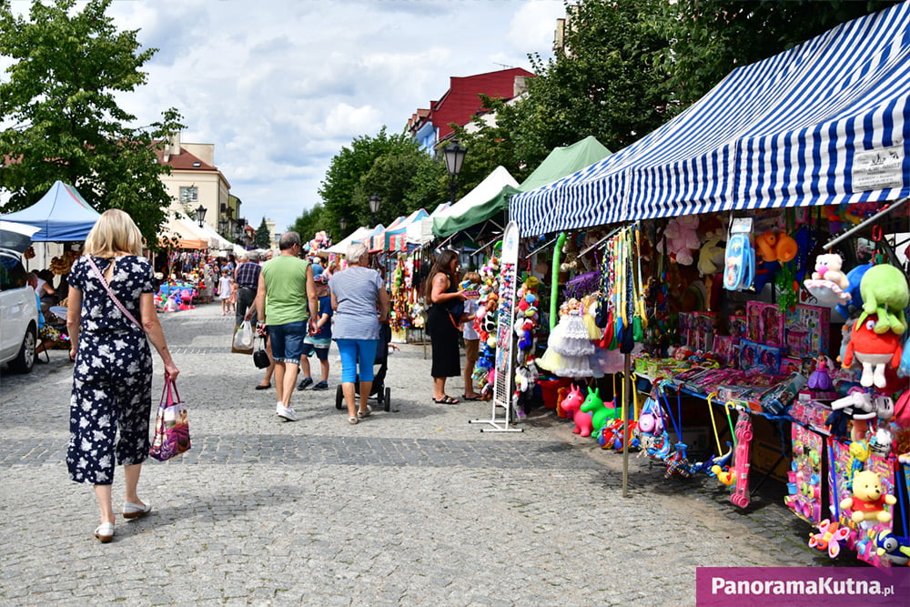 Stragany na Placu Wolności. Trwa odpust parafii św. Wawrzyńca [ZDJĘCIA ...