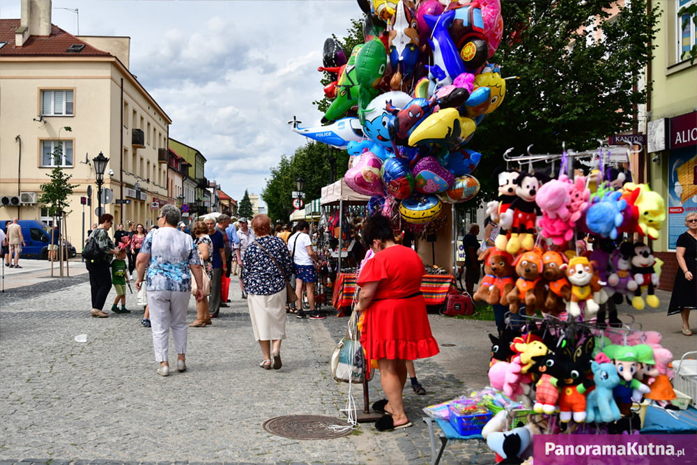 Stragany na Placu Wolności. Trwa odpust parafii św. Wawrzyńca [ZDJĘCIA ...