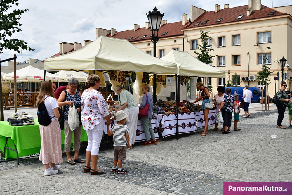 Stragany na Placu Wolności. Trwa odpust parafii św. Wawrzyńca [ZDJĘCIA ...