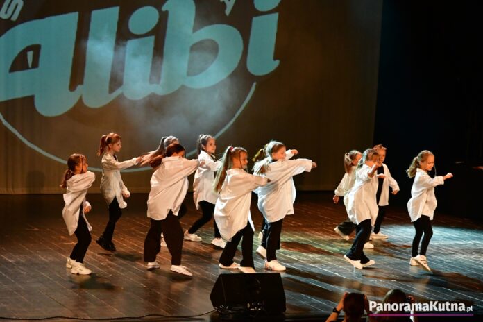 Taneczne show w KDK-u. Zakończenie sezonu w Studiu Tańca Alibi [ZDJĘCIA] – PanoramaKutna.pl